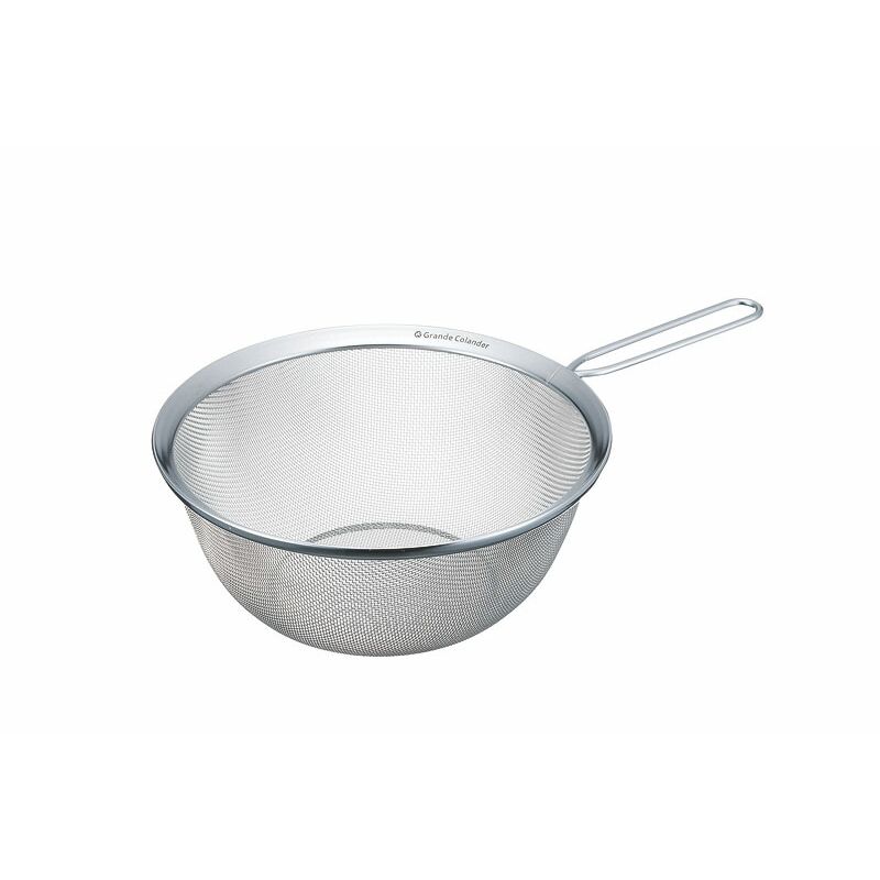 パンチングよりも水切れの良いメッシュを採用。あらゆる食材に対応。スーパーリング採用で、見た目も美しく、衛生的。指をきずつける心配もなく、安心。●φ0.47mm 16メッシュ規格:22cm KF-22径×全長×高さ:φ225×L355×H90...