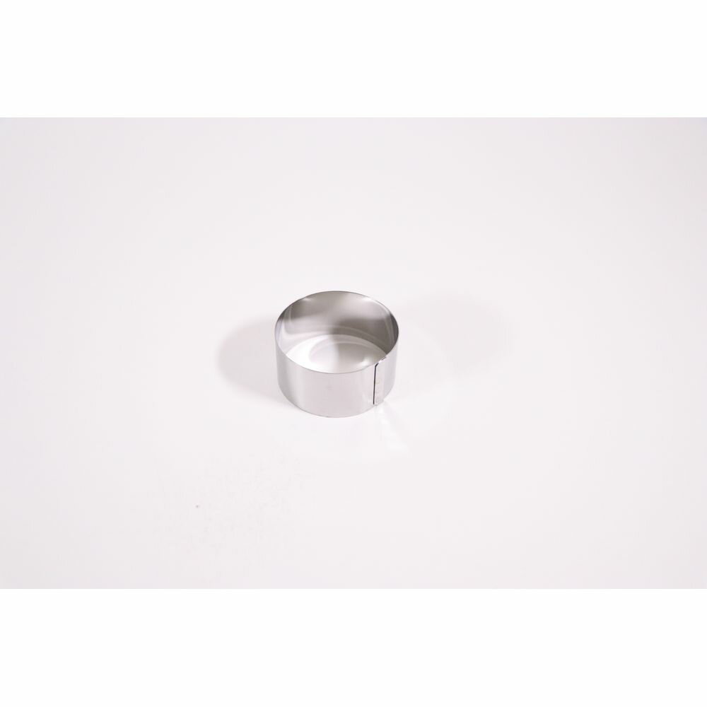 ●スポット止め　●板厚：0.5mm材質：18-0ステンレス内径×高さmm：φ60×H30生産地：日本（燕三条）日本製※画像のサイズ感と実際のお届け商品のサイズ感は異なる場合があります。商品名および仕様に記載のサイズ・カラー等がお届けの商品に...