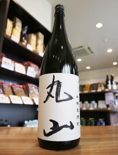 商品説明 名称 丸山 原材料名 麦、米麹 内容量アルコール度数 1800ml25度 保存方法 高温多湿・直射日光を避け保存 製造者 長野県千曲錦酒造