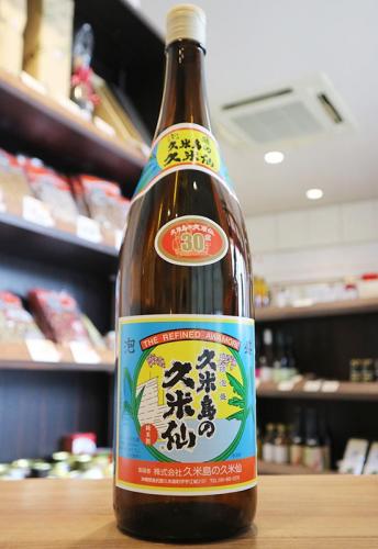 商品説明 名称 久米島の久米仙 原材料名 米麹(タイ産米) 内容量アルコール度数 1800ml30% 保存方法 高温多湿・直射日光を避け保存 製造者 久米島の久米仙沖縄県