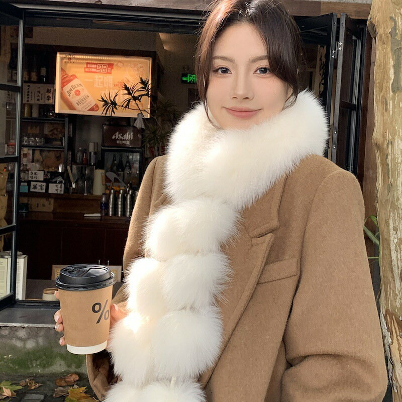 名称 ポンポンスカーフ 材料 ポリエステル 産地名 中国 長さ 12*134cm 色 ホワイト 商品詳細 ［備考］商品の撮影には細心の注意を払っておりますが、ご使用のモニタの環境により、色の出方が変わりますのでご承知おき下さい。 ※商品画像...