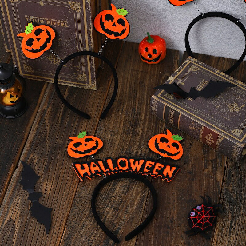 かぶるだけでハロウィン仮装完成♡かぼちゃ＆ゴーストのキッズヘアフープ ハロウィンパーティーやおうちでの仮装に大活躍の、かぼちゃとおばけ（ゴースト）モチーフのヘアフープ（カチューシャ）です。ふわふわボリューム感のあるデザインで、かぶるだけでお...