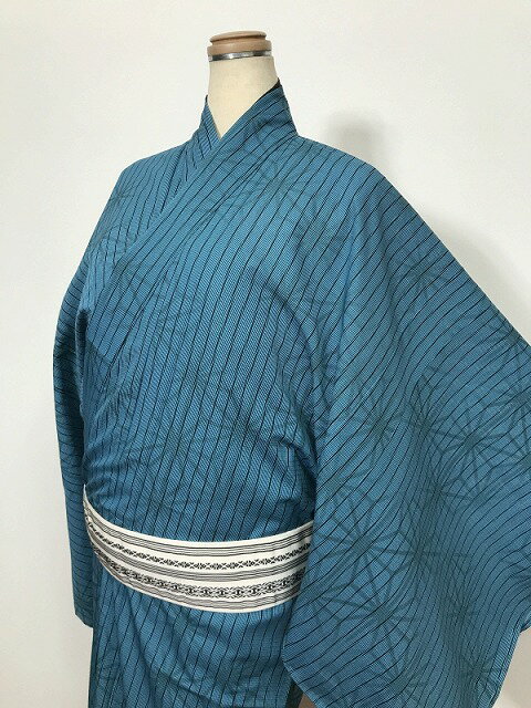 商品説明：しなやかな青緑地に縞に麻の葉模様の染め成し肩に共布継ぎ有 サイズ：裄75、身丈143、袖丈52、前幅28、後幅32cm 素材：化繊 状態：新品 TPO：普段着等 仕立て：ミシン 棒衿 夏物※着物のみの販売となります