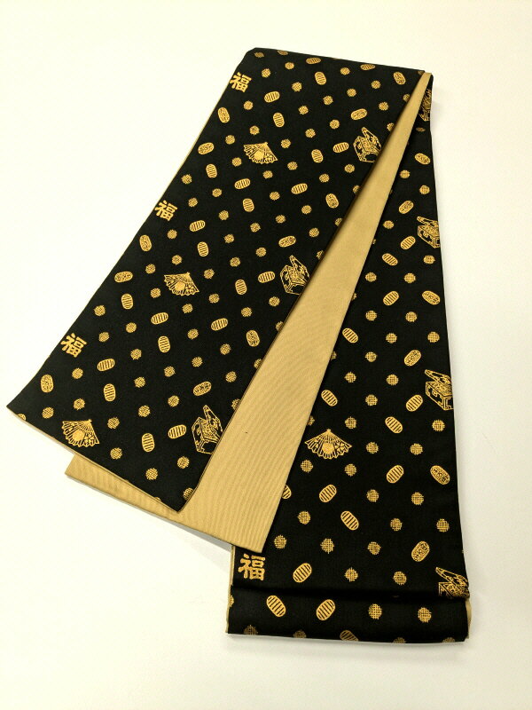 商品説明：大人気の綿生地半幅帯　福服特製にて制作 黒色地に小判に福文字×ベージュ無地 サイズ：幅約16、長さ約399cm 素材：綿 新品 TPO：小紋や紬、 浴衣等 ※帯のみの販売となります ※柄行は画像を違う場合もございます。