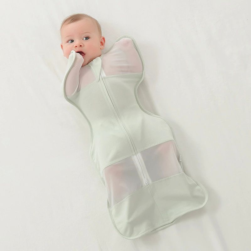 メッシュ生地で汗蒸れ解消！赤ちゃんとママのためのメッシュスワドル- 🍼【手足部分がメッシュ生地】　体温調整の苦手な赤ちゃんへ通気性抜群のメッシュ生地で汗疹対策！背中部分は一面が綿生地で汗を吸収します 🍼【モロ...