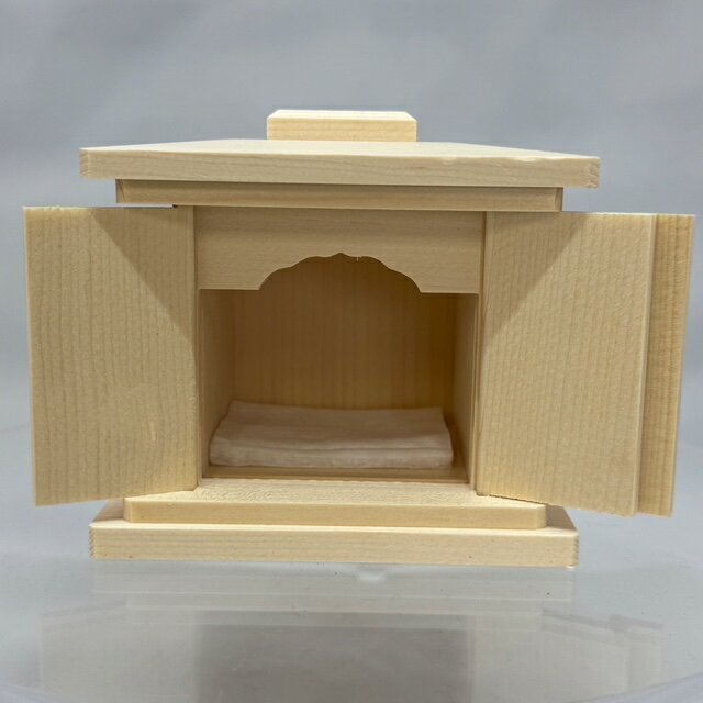 舎利箱（しゃりばこ）とは 舎利箱とは、遺骨の一部（特に喉仏）を納めるための箱や容器のことです。 舎利とは本来、仏陀（お釈迦様）の遺骨を指し、転じて仏教において非常に尊いものとされています。 【仏教における意味】 ・舎利は仏の徳や悟りの象徴と...