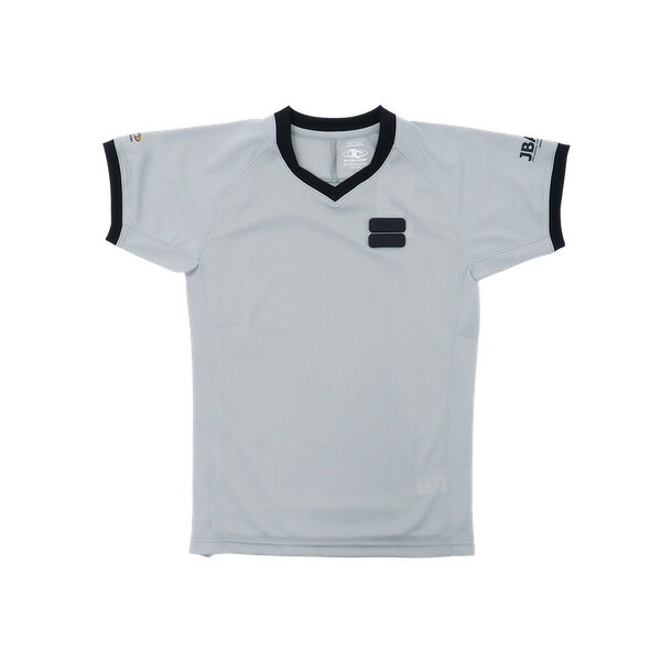 レフリーシャツJBA公認のレフリーシャツ。汗染み抑制機能に加え、レフリーワッペンのマジックテープによる引っかきを軽減するピリング防止の強化生地を使用。より機能性が高く快適な着心地が続くアイテムです。肩周りのパネルデザインを変更したリニューア...