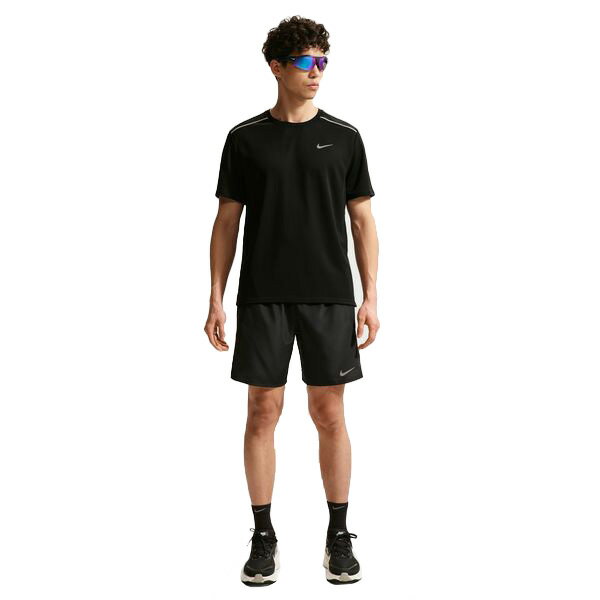 DF UV MILER S/S トップMen's Dri-FIT UV Protection Short-Sleeve Running Top自由に走ろう。UVカット機能と速乾性を高めるテクノロジーを取り入れた、軽量のマイラー トップス。ラ...