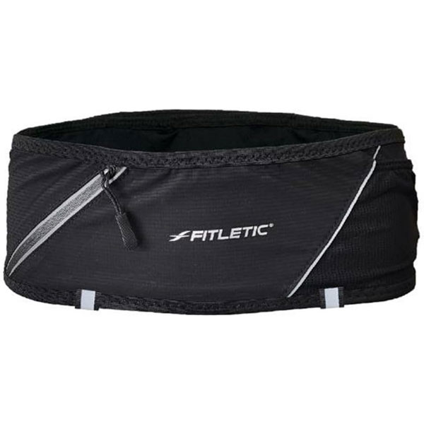 ランニングベルト ポーチメーカー：フィットレティック FITLETICカラー：BLK サイズ：S/69-76cm　M/76-84cm　L/84-92cm 軽量で目立たないライクラ製ポーチは、FITLETICのランニングベルトの中で最もコンパ...