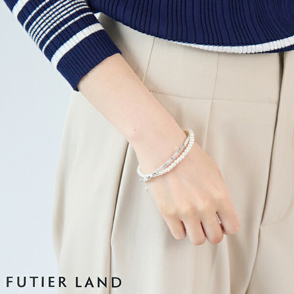 ▼おすすめアイテム▼ アイテム説明 商品説明 【2026 spring summer Collection】　 手元に華やかなアクセントを添える、パール×スクエアメタルの2連ブレスレット ◆detail ・上品な艶めきを放つパールと、エッジ...