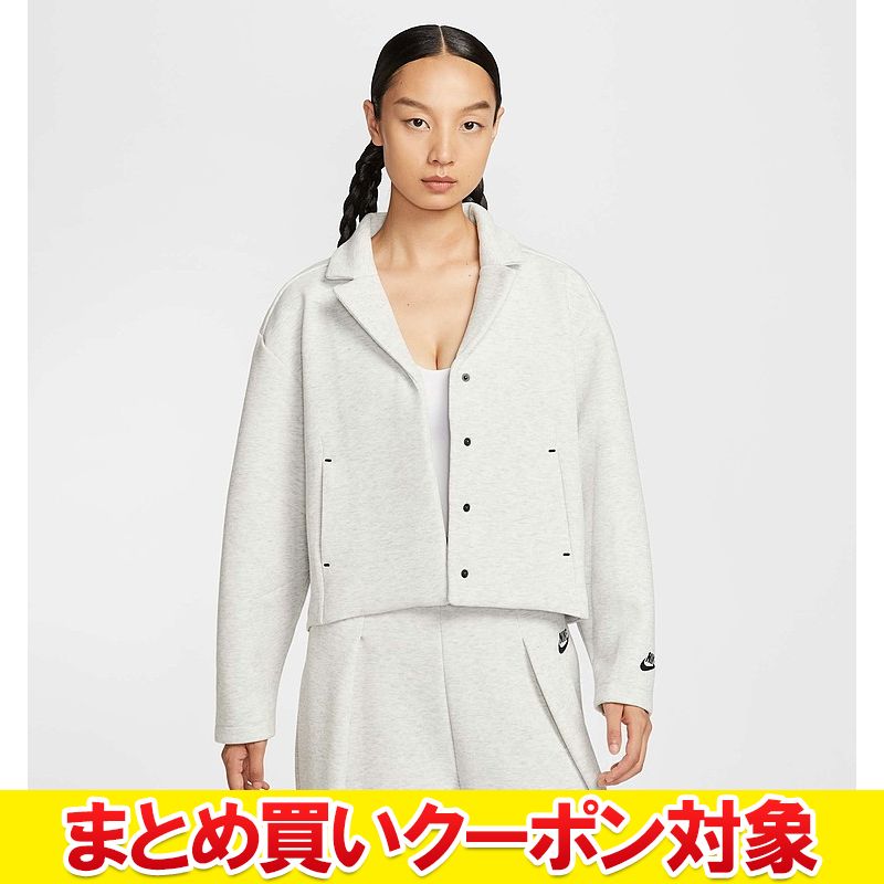 内側も外側もなめらかな素材を使用したテック フリース ジャケット。 隠しスナップボタンでさまざまなアレンジが可能。さらに、洗練されたミニマルなスタイルを演出できます。 コットン53％、ポリエステル47％ 背面はリブ仕様 立体縫製の袖 ポケッ...