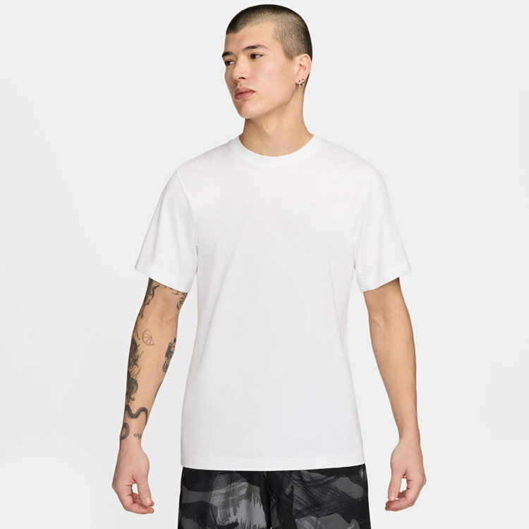 ラン、フィットネスバイク、リフト、ストレッチなど、どんなワークアウトでも、速乾性に優れたプライマリー トップが体をしっかりカバー。 柔らかくて快適な着心地を追求したデザインで、脇下の通気孔によりトレーニング中も涼しい着心地が持続します。【メ...