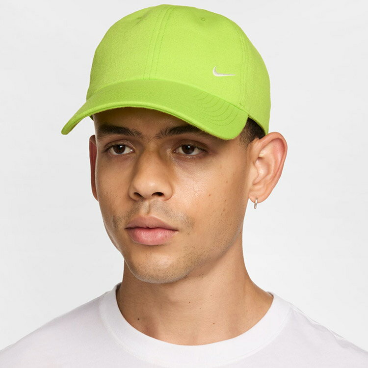 中程度の深さのナイキ クラブ キャップは、どんなシーンにも合う定番のスタイル。滑らかな肌触りのツイル素材で、普段使いに最適なカジュアルで快適な着用感を提供します。 柔らかい構造と曲線的なつばでスタイリングが簡単。後部のストラップで、長時間で...