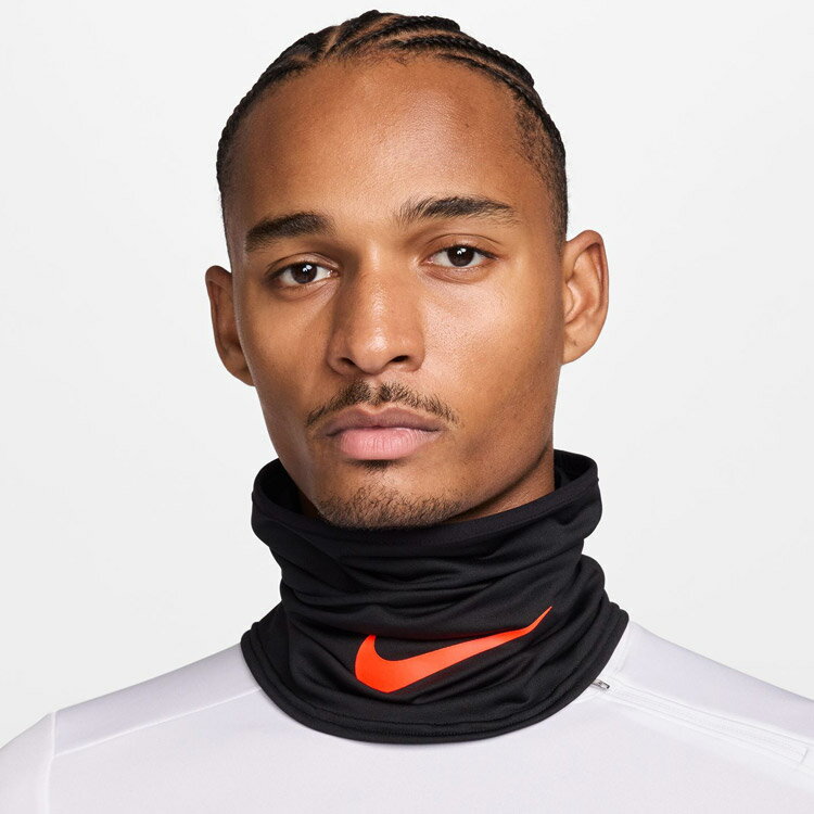 ゲームへの情熱が続く限り、休みはありません。 厳しい寒さの中でトレーニングする日も柔らかい軽量素材が首を暖かくキープ。Dri-FITテクノロジーでさらりとした状態が持続します。 気温が下がっても、ピッチ上の熱気は高まる一方です。【メーカー取...