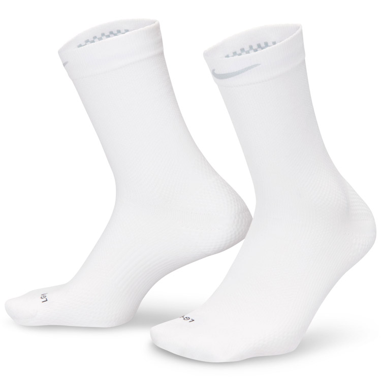 Nikeの最新のランニングソックスが登場。ぴったりとしたフィット感を追求したデザイン。速乾性を高める高度なテクノロジーを取り入れ、クッション性とサポート性を計算されたエリアに配置しました。そのため、フィット感を気にすることなく、ランニングに...