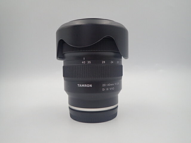 ◆商品名◆ ・【中古品】TAMRON 20-40mm F/2.8 Di III VXD (Model A062) （JANコード：4960371006826） ◆コンディション◆ ・中古品・点検済 ・外観使用キズ等あり ・レンズ目立つゴミ無...