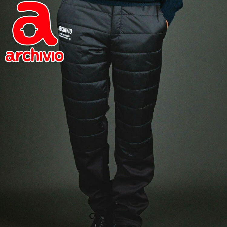 クールな印象の異素材切替パンツ ・光沢感のある中綿キルトとジャージー生地のハイブリッド ・裏起毛仕様であたたかみのある1着 ・ジャージー生地部分は伸縮性あり ・フロントにはロゴプリント入り ・前後にポケット2つずつ ・同素材のブルゾンとセッ...