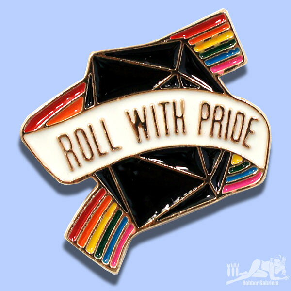 カルチャー　ピンズ｜アクセ 素材： 亜鉛合金　エナメル塗装 キャッチ： バタフライキャッチ 「Roll with Pride」のメッセージが刻まれたこのピンバッジは、音楽好きやアメカジスタイルを愛する方にぴったり。黒を基調にしたシックなデザ...