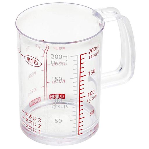 シンプルデザインと見やすい文字がポイントの、200mlまで計量できる計量カップです。 サイズ:11.8x7.5x7.2cm 素材・材質:AS(アクリロニトリル・スチレン)樹脂 (耐熱温度100度・耐冷温度-30度) 生産国:日本