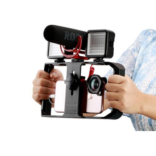 新型 U Rig Pro は、3つの標準コールドシューマウントと2つの汎用1/4インチネジ穴(1/4"-20)を備えており、LEDライトやビデオ用マイクをリグに取り付けることができます。モバイルビデオグラファーやiPhone映像制作者にとっ...