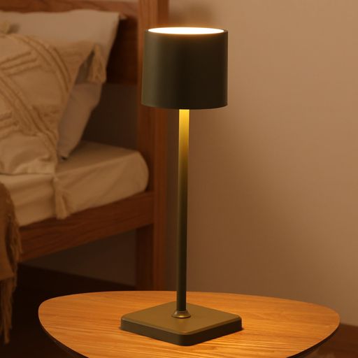 高級感あるシンプルなデザインで生活に溶け込むLEDテーブルライト サイズ:幅12.5x奥行12.5x高さ39cm 本体重量:0.865kg 材質:金属(鋼)/ポリカーボネート/ABS樹脂 原産国:中国