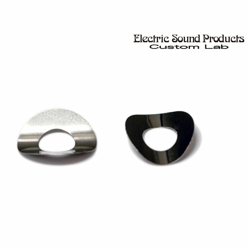 メタルノブノイズキラーは、メタルノブ使用時の不快なシャフトガリを排除するパーツです。ボリュームポットのシャフトは構造上、グランド接地が不安定です。よって、金属製のボリュームノブは操作時に、指を通して落ちるアースも不安定となるため、シャフトガ...