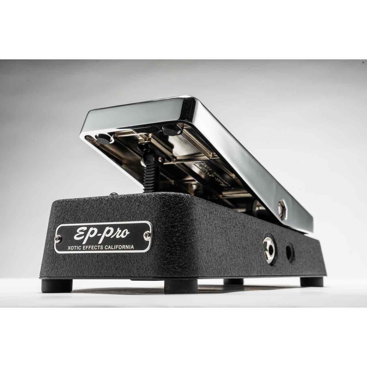 より甘く豊かなトーンを得られるEP Boosterを基に開発 Xotic&nbsp;EP-Pro &nbsp; EP BOOSTER + VOLUME PEDAL =INFINITE POSSIBILITIES! EP Proは、ジミー・ペ...