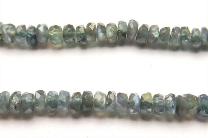 ※こちらは現品販売です。 サイズ　約2〜5mm　1連約40cm 2枚目は紫外線ライトでカラーチェンジした写真です。 こちらの商品は写真の現品販売となります。 インド加工ビーズの国内最安値を目指して、長期にわたるリサーチを行い、販売しておりま...