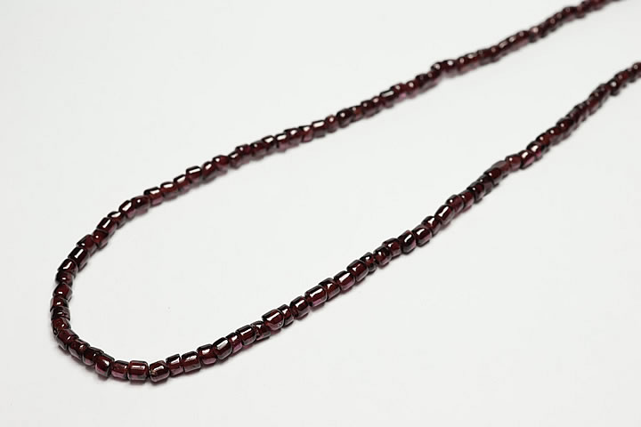 長さ:約58cm　 使用パーツ:約3mm幅シリンダー　 大変お買い得価格のネックレスです。 ※画像の商品はサンプル品です。　