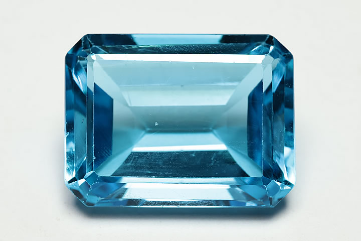 20×15×9mm　30.18ct　