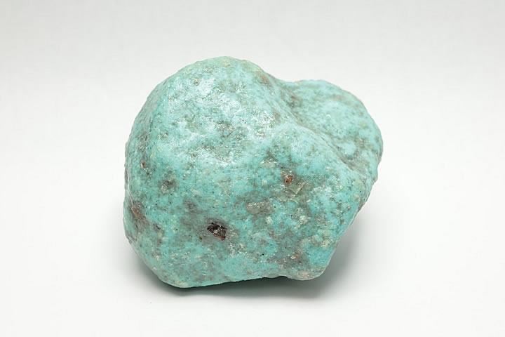 6.9×5.3×4.6cm 197g　 アリゾナ州産ターコイスの大きな原石になります。 鮮やかなスカイブルーで世界的にもアリゾナターコイスは人気です。 研磨処理していない状態の原石になります。 ※アリゾナ州産　