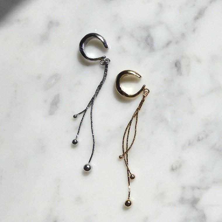 メタルボール イヤーカフ：ISS（イズ）人気のメタルボールにイヤーカフが追加されました。ピアスとのレイヤードもおすすめです。サイズ全長：7.0cm仕様・素材合金真鍮生産国日本その他アレルギー対応ニッケルフリー※アレルギーの原因であるニッケル...