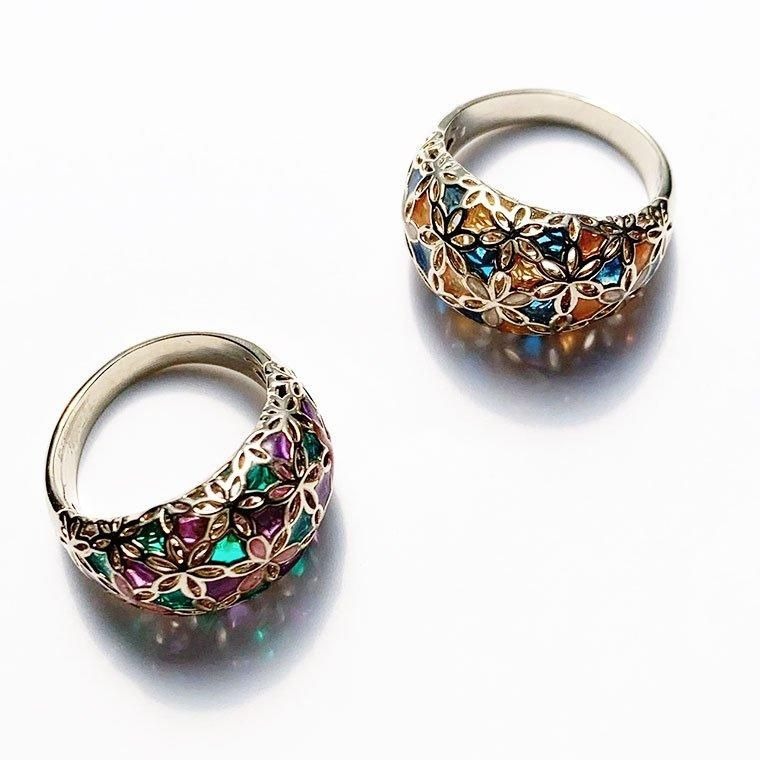 ball-R リング ：zoule（ゾーラ）モロッコタイルや模様から着想したアクセサリーシリーズ。複雑な配色はステンドグラスのような美しさです。手元が華やかになるおススメリングです。サイズ約12号仕様・素材樹脂真鍮生産国日本その他ブランド紹...