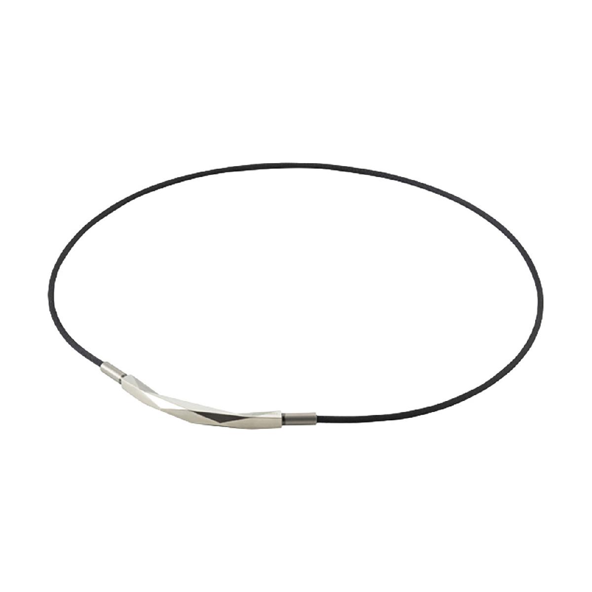RAKUWAネックレス ダイヤモンドカット シルバー 40cmファイテン / phiten商品の特徴首元を魅せる、強さと優雅さの象徴首に沿って弧を描く美しいフォルムのトップは、ダイヤモンドのようにカットを施すことで光を反射し、高級感あふれる...