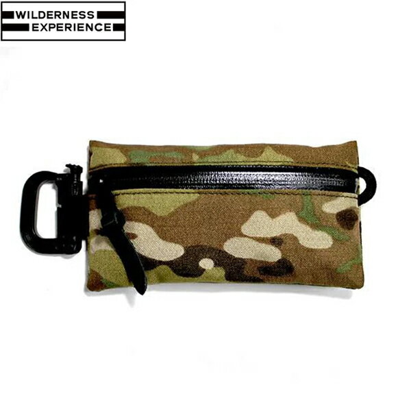 Extend Pouch S ※画像の色味に関して使用する媒体によって実物と異なる場合がございます。 【商品特徴】 マルチケースにミリタリーアクセサリーのグリムロックを使用したハードな仕様の日本製のアクセサリーポーチです。 スマホやカードな...