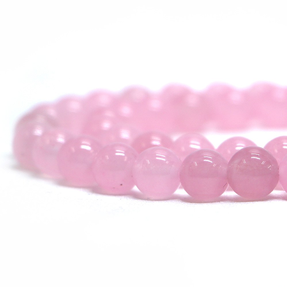 【ビーズサイズ】8mm 【形】丸玉 【連の長さ】約38〜40cm ※ビーズサイズは0.5mm前後の誤差がある場合がございます 【商品説明】 こちらの商品ではニュージェード、軟玉（なんぎょく）を紹介させていただきます 中国では翡翠の腕輪などは...