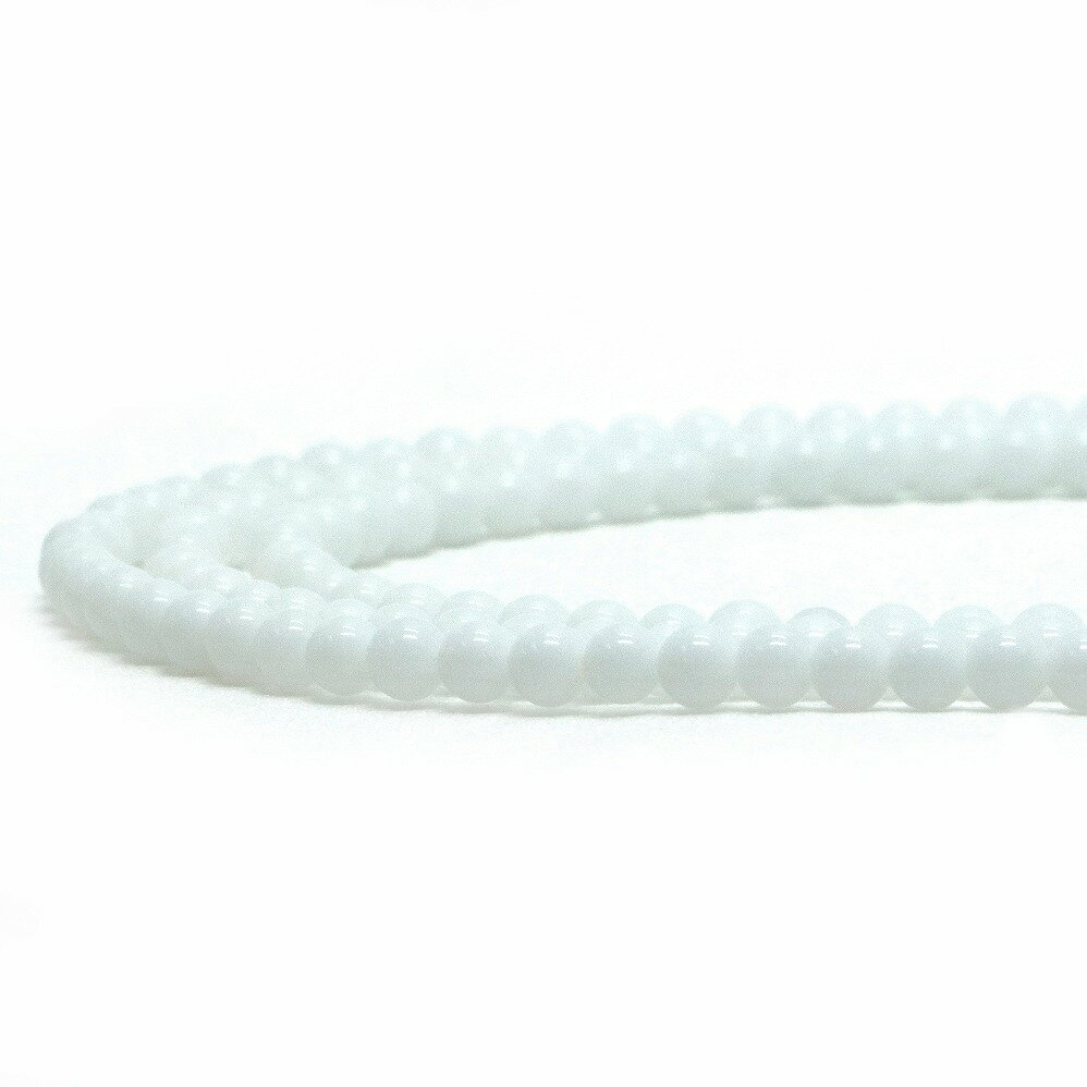 【ビーズサイズ】4mm 【形】丸玉 【連の長さ】約38〜40cm ※ビーズサイズは0.5mm前後の誤差がある場合がございます 【商品説明】 オニキスといえばイメージカラーはブラックかと思われますがこちらは正反対のホワイト 同じ瑪瑙・メノウ・...