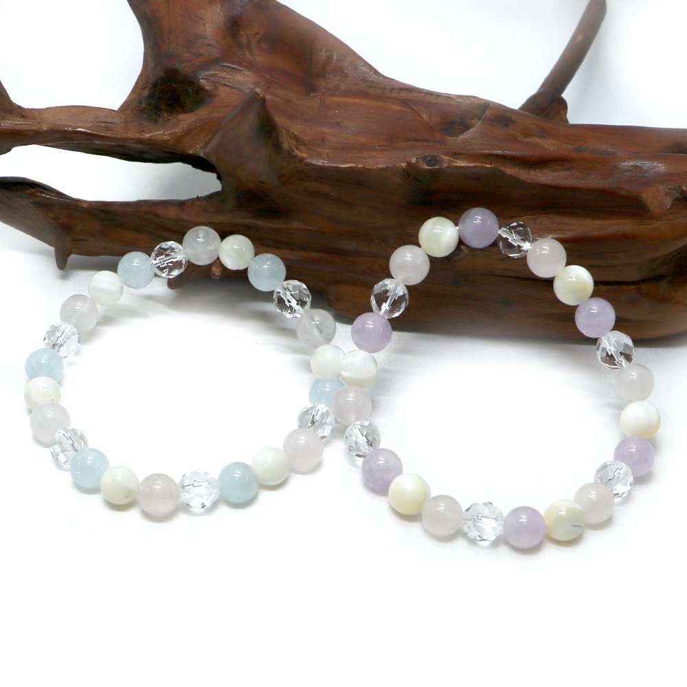 ◆玉サイズ（約） 8mm ◆ブレスレットサイズ（内径） ブレスレットサイズは2サイズよりお選びいただけます (Sサイズ)：約14cm (Lサイズ)：約17cm ＊各種ビーズによっては玉サイズが0.5mmなど誤差がある場合がございます 制作上...