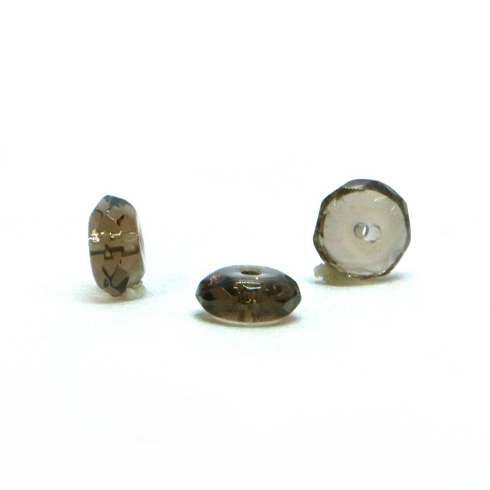 【ビーズサイズ】4×8mm 【形】ボタンカット ※ビーズサイズは0.5mm前後の誤差がある場合がございます 【商品説明】 スモーキークォーツは水晶のグループで透明感があり、濃淡はありますがブラウン系の水晶をいいます 和名では「茶水晶（ちゃす...