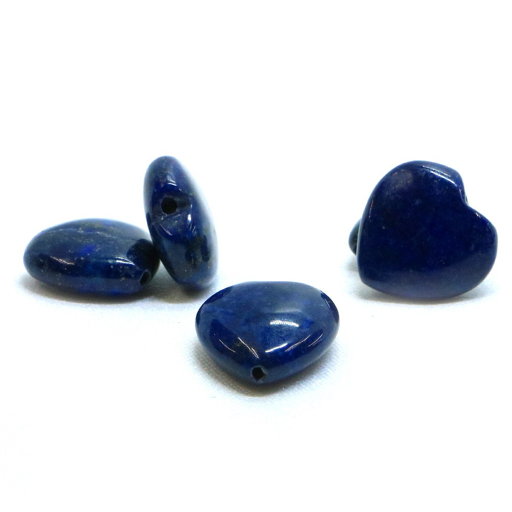 【ビーズサイズ】12mm（厚み6mm） 【形】ハート ※ビーズサイズは0.5mm前後の誤差がある場合がございます 【商品説明】 ラピスラズリは青い天然石の代表名詞ともいえる天然石ではないでしょうか 青色は明るめのものから濃いめの濃紺まで様々...