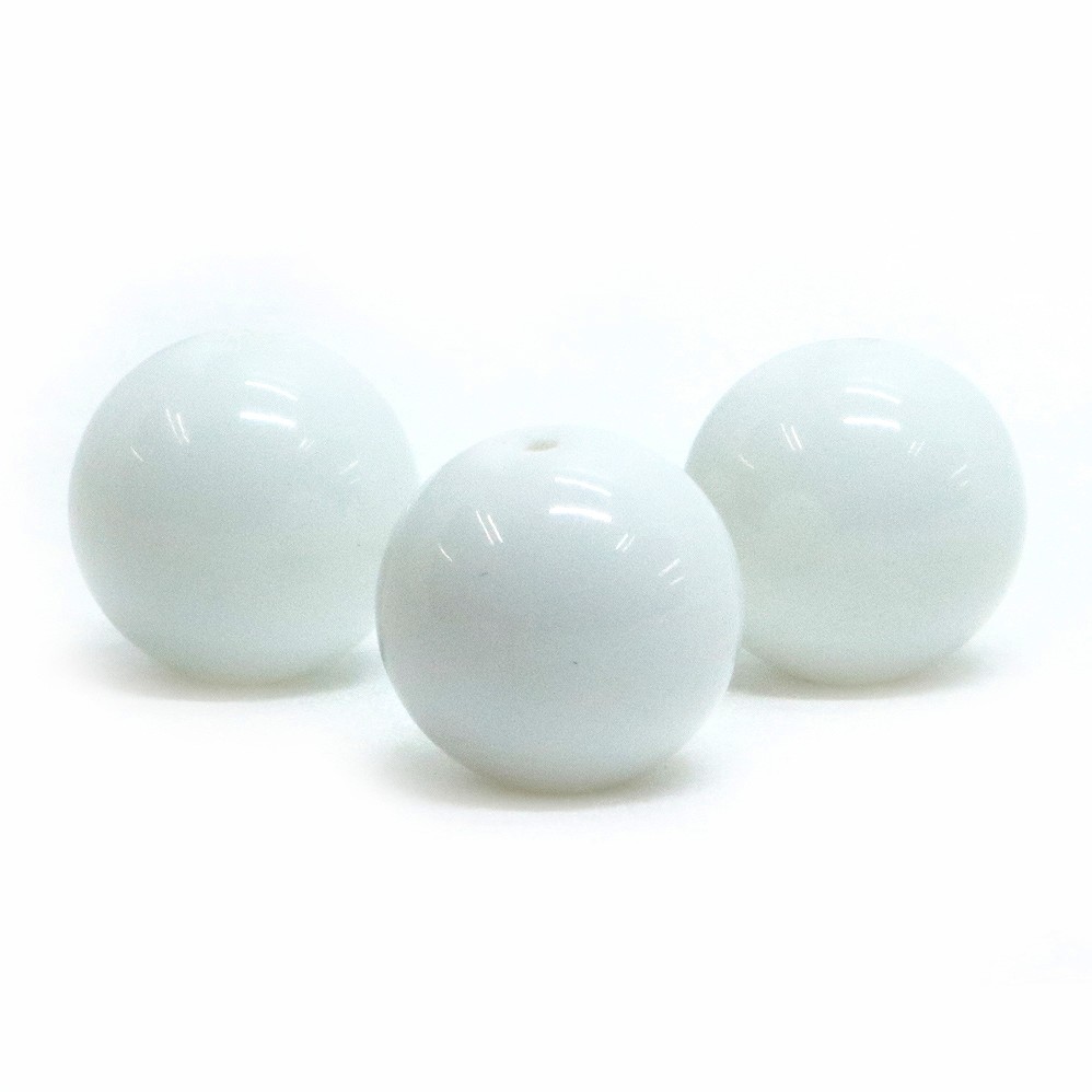 【ビーズサイズ】14mm 【形】丸玉 ※ビーズサイズは0.5mm前後の誤差がある場合がございます 【商品説明】 オニキスといえばイメージカラーはブラックかと思われますがこちらは正反対のホワイト 同じ瑪瑙・メノウ・アゲートのグループで黒いもの...