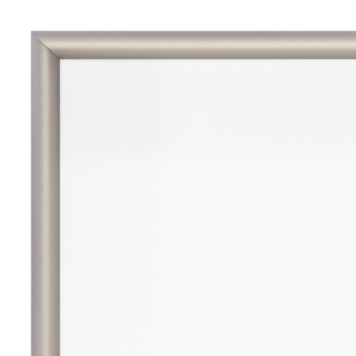 フレーム材質：アルミ製、表面仕様：UVカットアクリル（2mm厚）額装可能作品サイズ：300×600mm、厚み：5mmまで額縁外寸：約30.7cm×約60.7cm付属品：吊り紐、吊り金具（額側）、壁用フック※本商品は受注生産品です。ご注文後の...