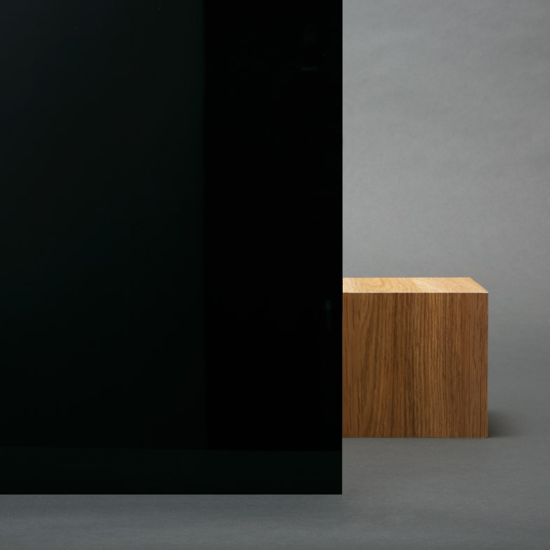 表示価格は10cmの価格となっております。 ご注文は1m以上（10個）から承ります。 ご注文例 1mの場合→10個 2.5mの場合→25個 ロール幅：1270mm ロール長：30m 透過率の違いによるバリエーションが豊富にあり、ガラスの向こ...