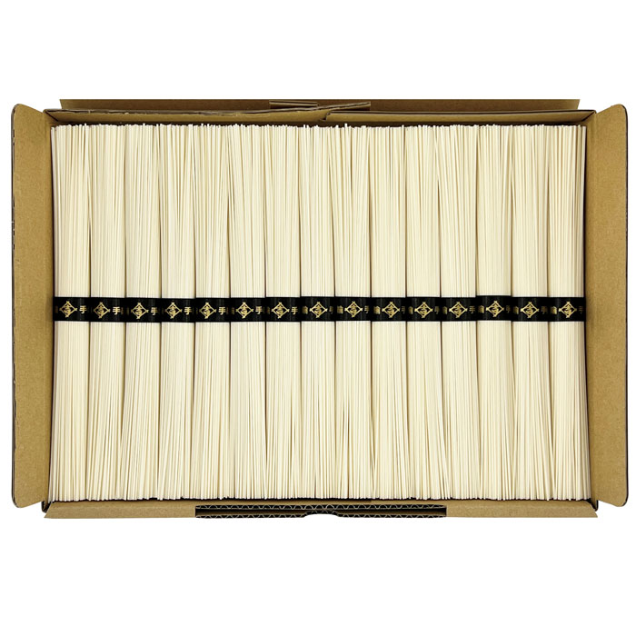 《1箱の内容》 内容／三輪素麺50g×30束 箱サイズ／215×290×53mmギフト対応