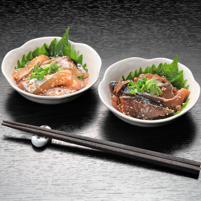 内容／ごまさば70g×3、ごまかんぱち70g×3、わさび2.5g×6、金胡麻1g×6 箱サイズ／300×240×60mm アレルゲン／小麦 賞味期限／出荷日より冷凍30日 九州博多の郷土料理ごまさば・ごまかんぱちをセットにしました。