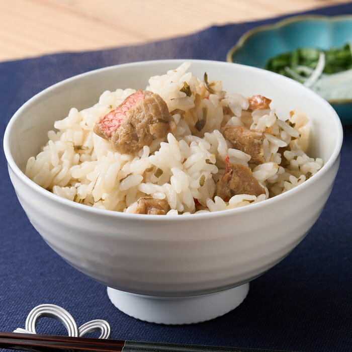 内容／136g(2合用)×3個 箱サイズ／290×210×85mm アレルゲン／小麦 賞味期限／常温720日 伊豆下田産の金目鯛の身とアラからとった、金目鯛の旨みが凝縮しただしで仕上げました。 2合のお米と一緒に炊くだけで、金目鯛のおいしさ...