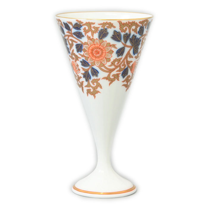 サイズ／高　13.5cm　口径7.5cm（底径5cm） 容量／140cc（容量は満水で計測） 原産国／ 日本 材質／磁器 箱仕様／ 木箱 電子レンジ対応　不可 明治期の古陶磁を復刻したデザインです。 繊細なタッチと金彩で豪華な仕上がりになっ...