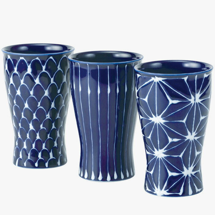 1箱の仕様 商品サイズ／φ6.5×H11cm　×　3 商品容量／175ml 商品重量／500g 材質／磁器 産地／波佐見 箱サイズ／W22.5×D12×H7.5cm 化粧箱入 瑠璃　ルリ 吸い込まれるような藍 深海のように奥行きのある藍色が...