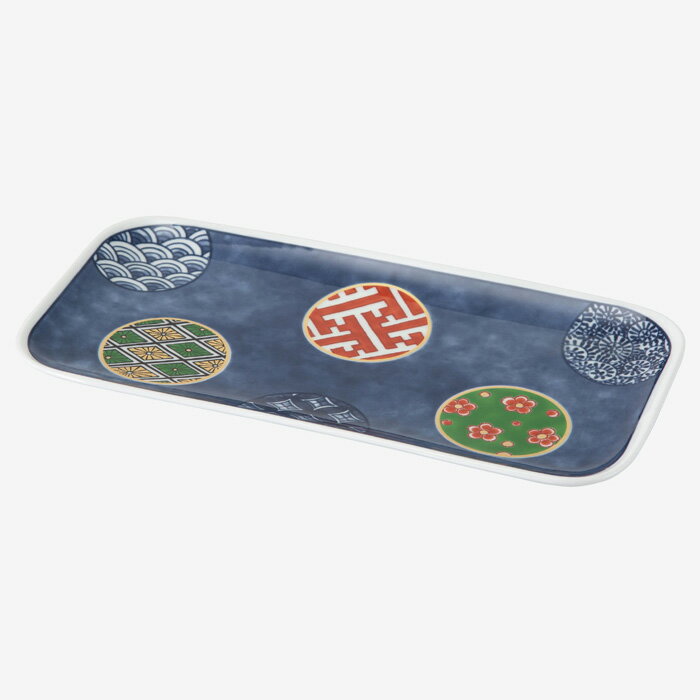 1枚の仕様 商品サイズ／W23.5×D12×H2cm 商品重量／330g 材質／磁器 産地／波佐見　