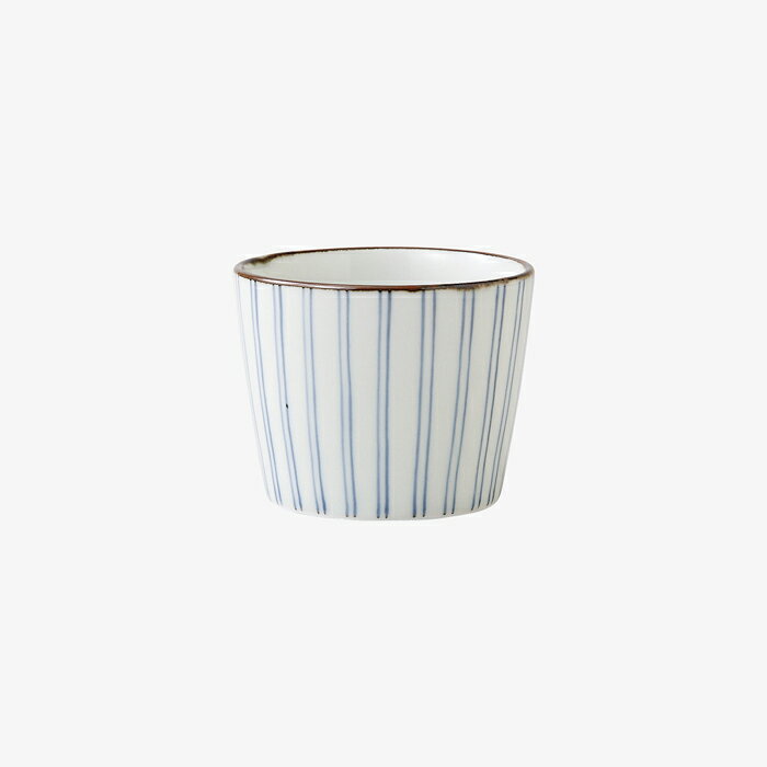 1個の仕様 商品サイズ／φ8×H6.5cm 商品容量／200ml 商品重量／150g 材質／磁器 産地／波佐見　